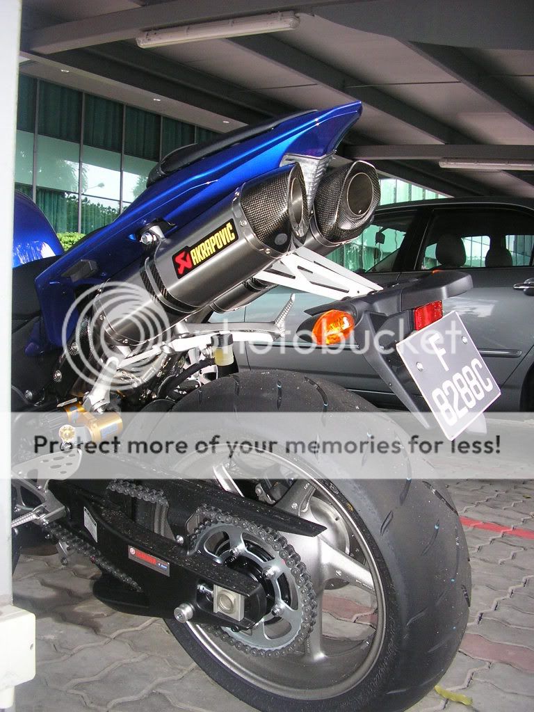 2009 R1 with Akras @ R1-ZONE.com